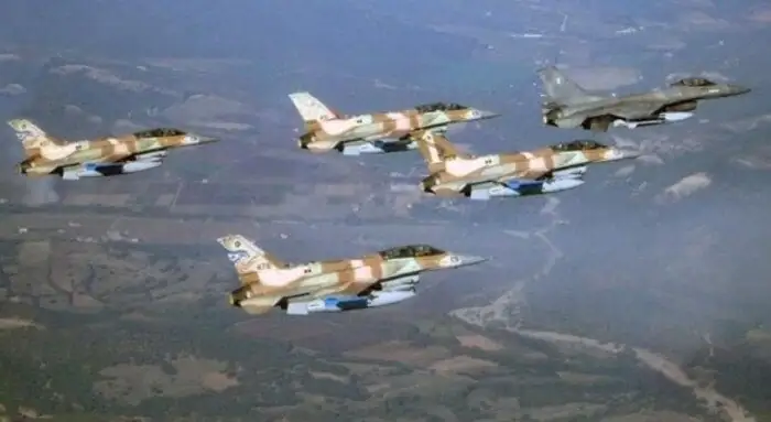 מה מאחורי ? מבנה של מטוסי קרב ישראלים סיירו בשעות האחרונות בשמי חומס שבעומק סוריה - Nziv.net